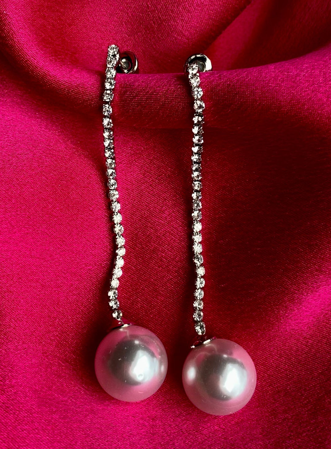 Aliyah Earrings – White Runway