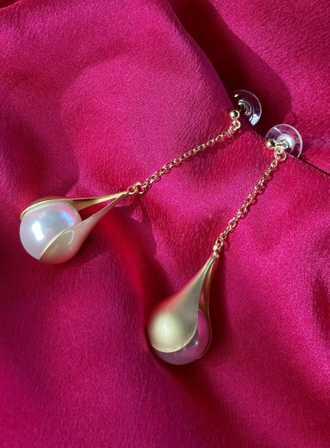 Saskia Earrings – White Runway