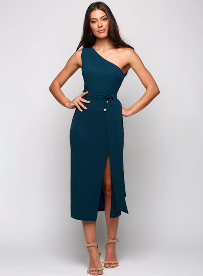 Year 12 Formal Dresses – White Runway